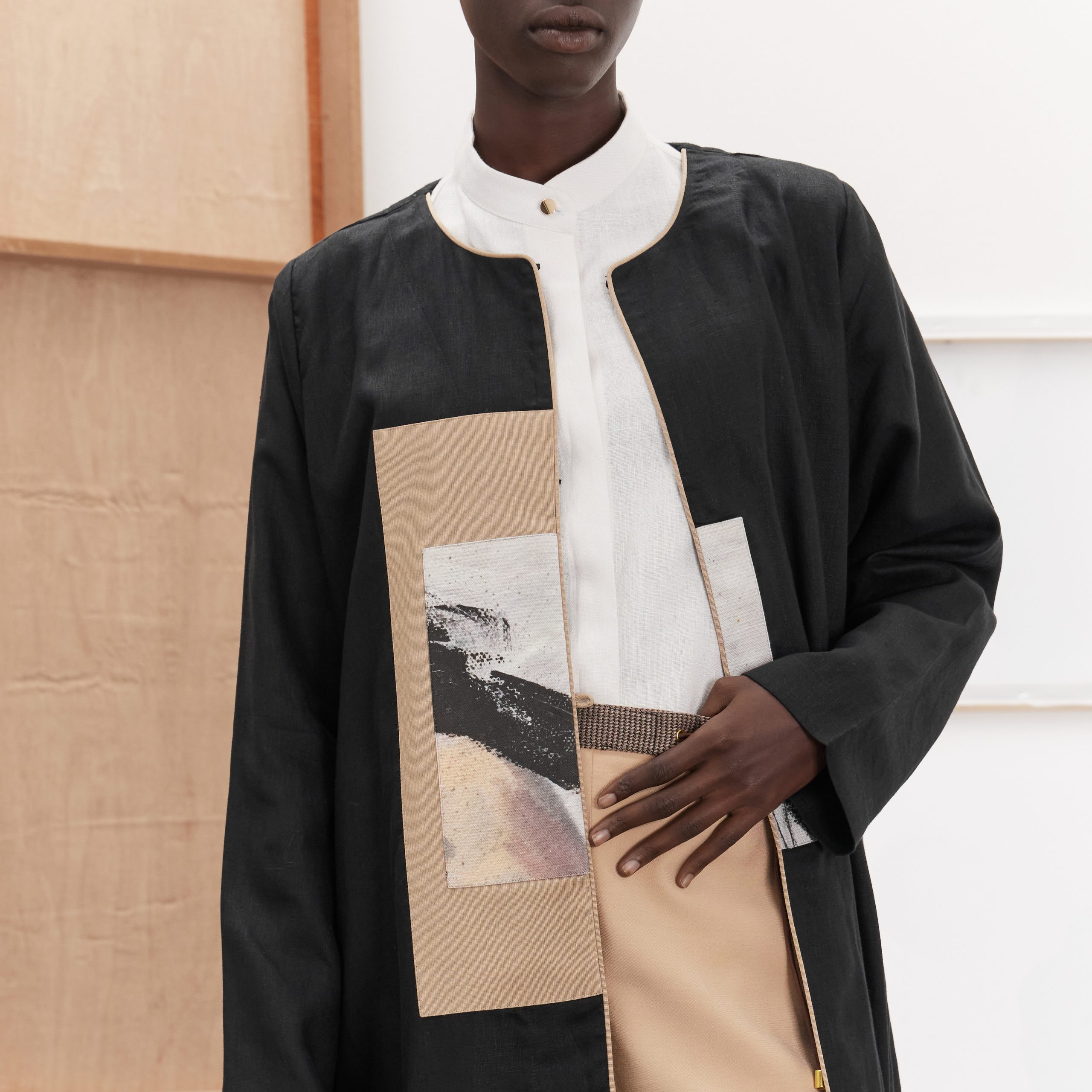 BLACK LINEN WITH PEACH ART - Zah Design