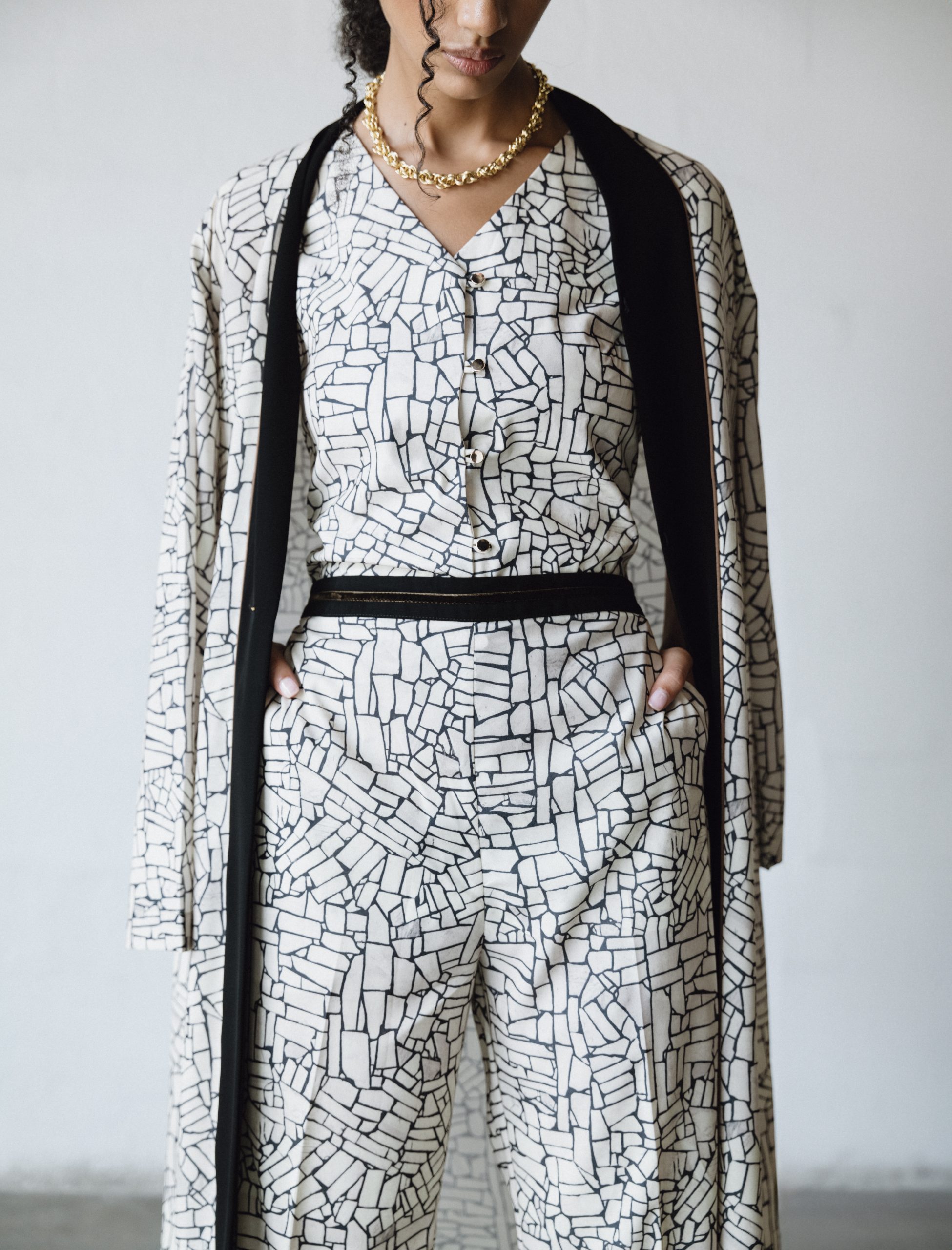 light beige crepe with black - Zah Design